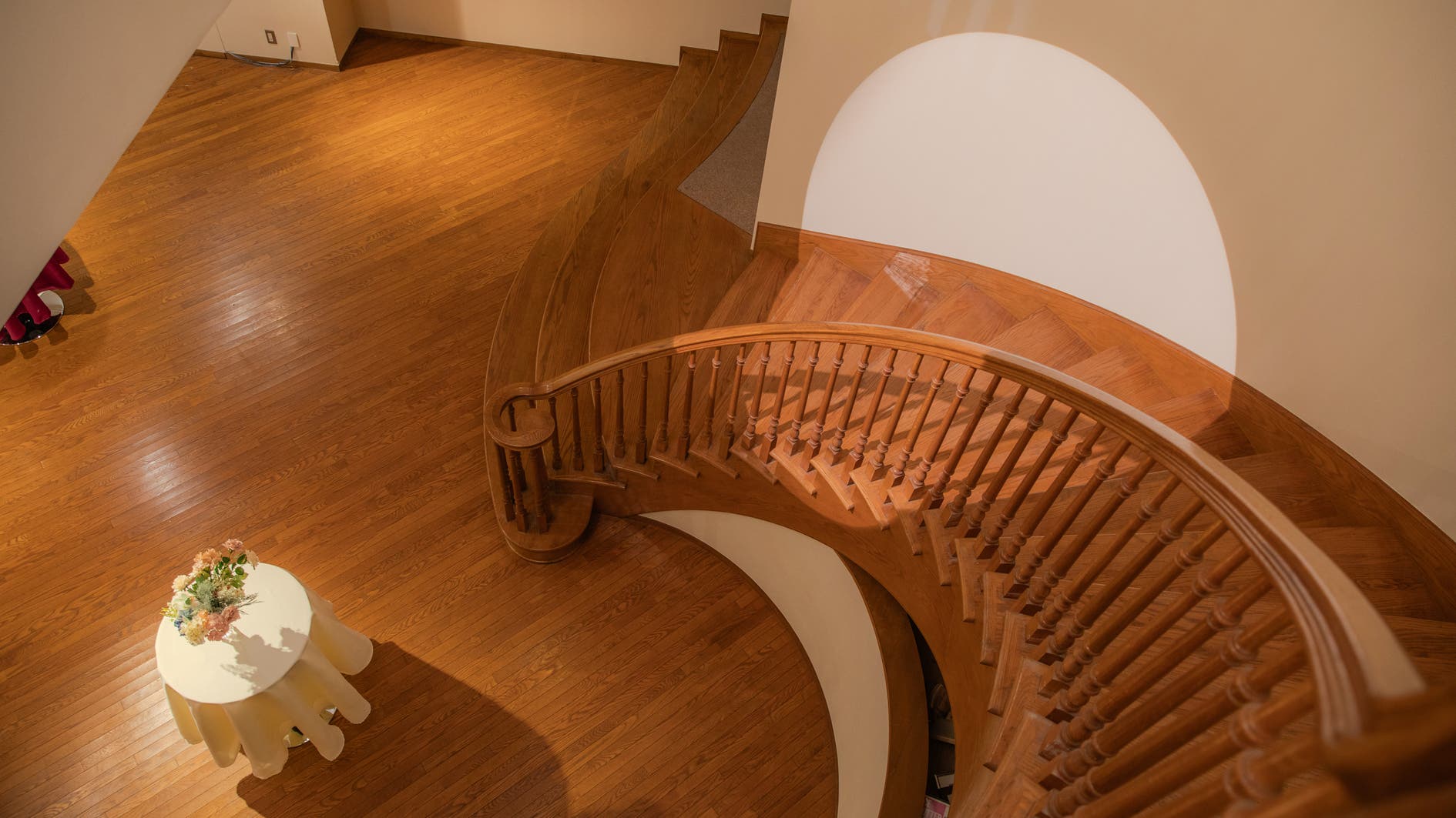 都内に近い！螺旋階段付き！照明機材レンタル付き！多目的なホール〜の写真8