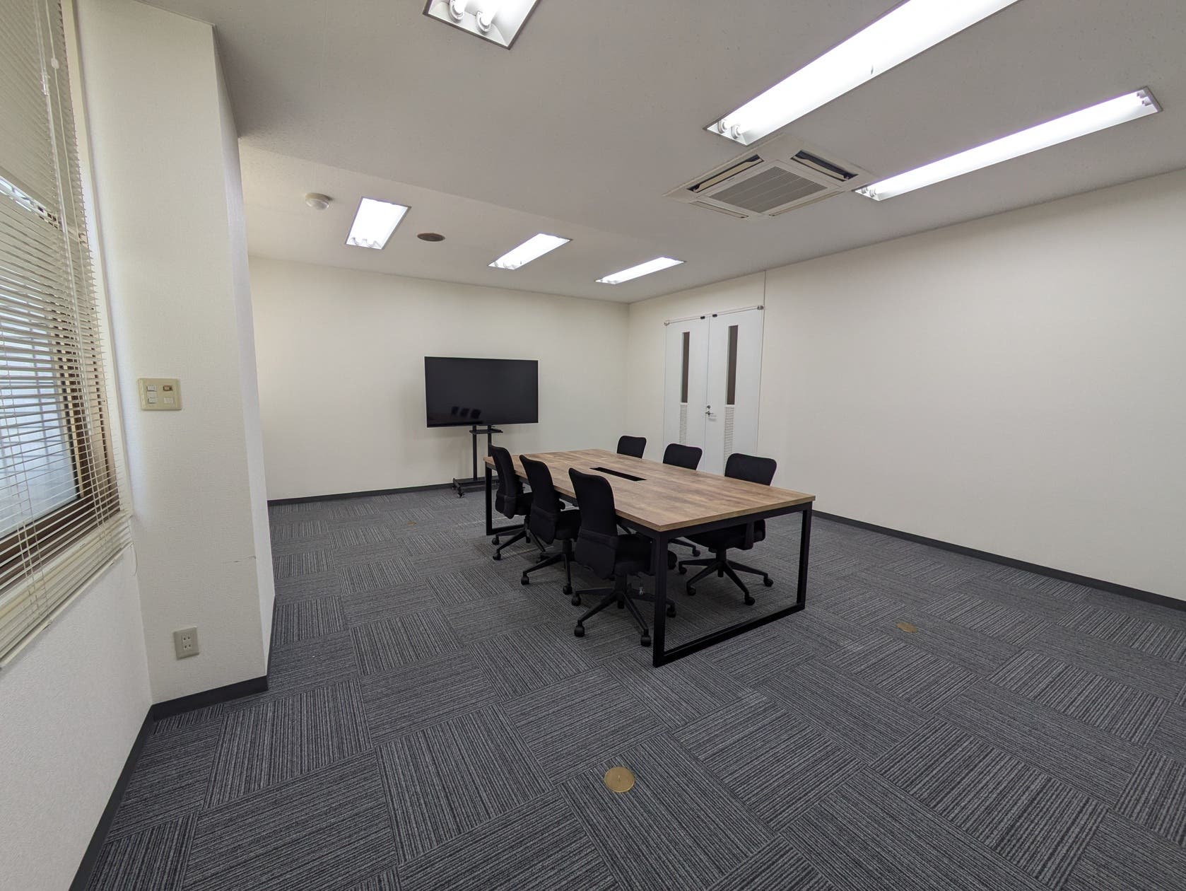 勾当台公園駅【402会議室】30分から利用できる！静かで落ち着いた環境◎　面接・面談に最適な貸し会議室の写真5