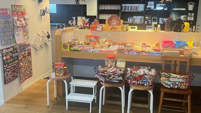 レトロゲームに駄菓子(オプション)食べ放題の写真3