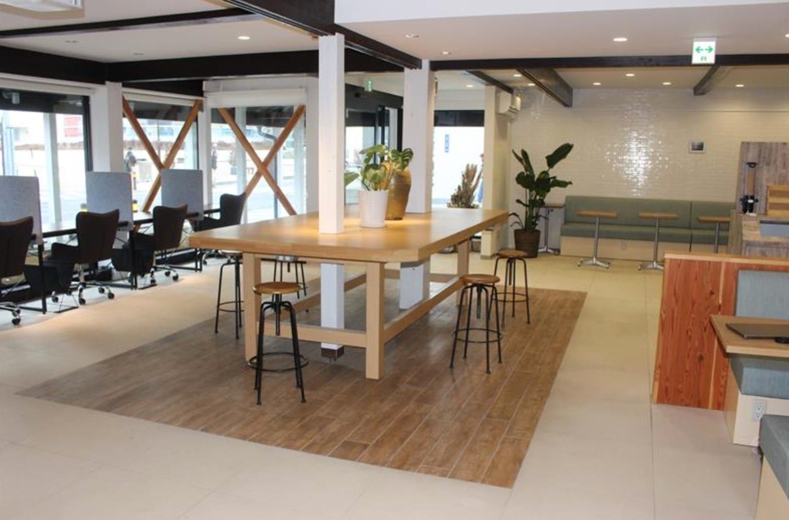 塩尻のコワーキングスペース】モニター・ホワイトボード付き！！7名会議室の写真2