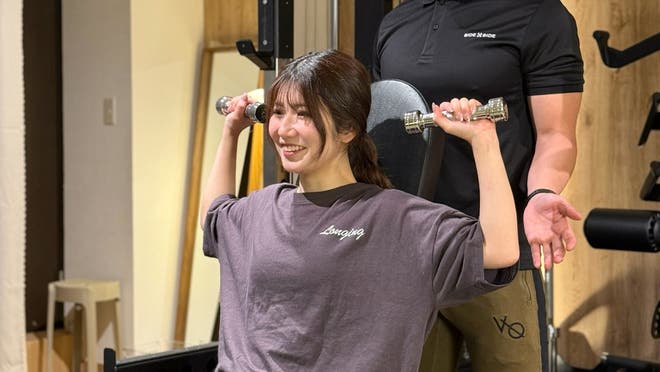 最新スミスマシン完備!可変式ダンベル40kgあり!東新宿徒歩3分、カフェのようなおしゃれなジム!の写真7