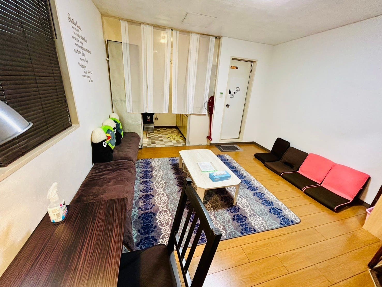 オープニング特別価格✨1650▶️777円/時間✨元町駅徒歩3分🚃50型TV📺映画鑑賞、ゲーム、テレワーク、ママ会🕺推し活の写真6