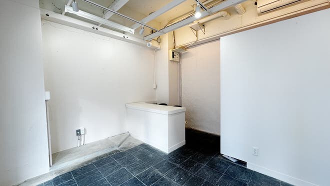 OPEN記念価格【名古屋パルコから徒歩5分】使い勝手抜群!!約5坪のレンタルスペース!の写真1