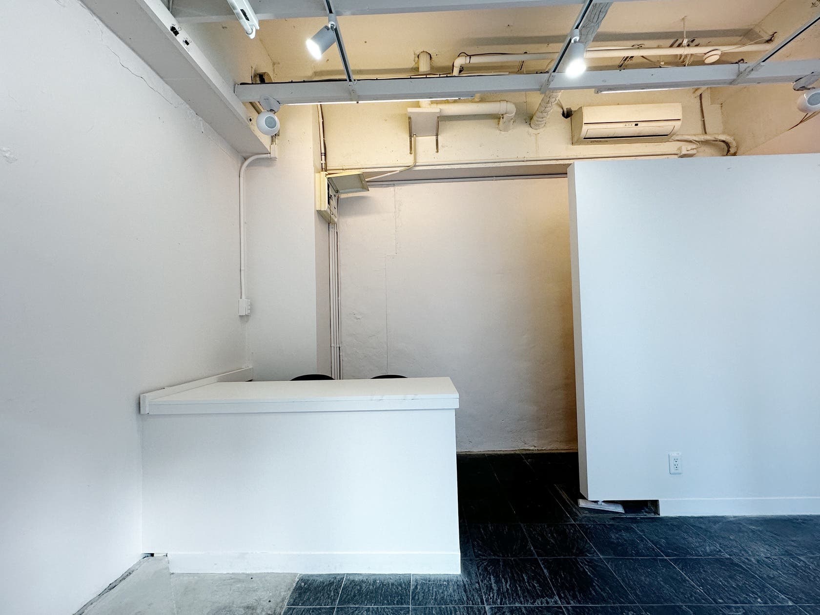 OPEN記念価格【名古屋パルコから徒歩5分】使い勝手抜群!!約5坪のレンタルスペース！の写真3