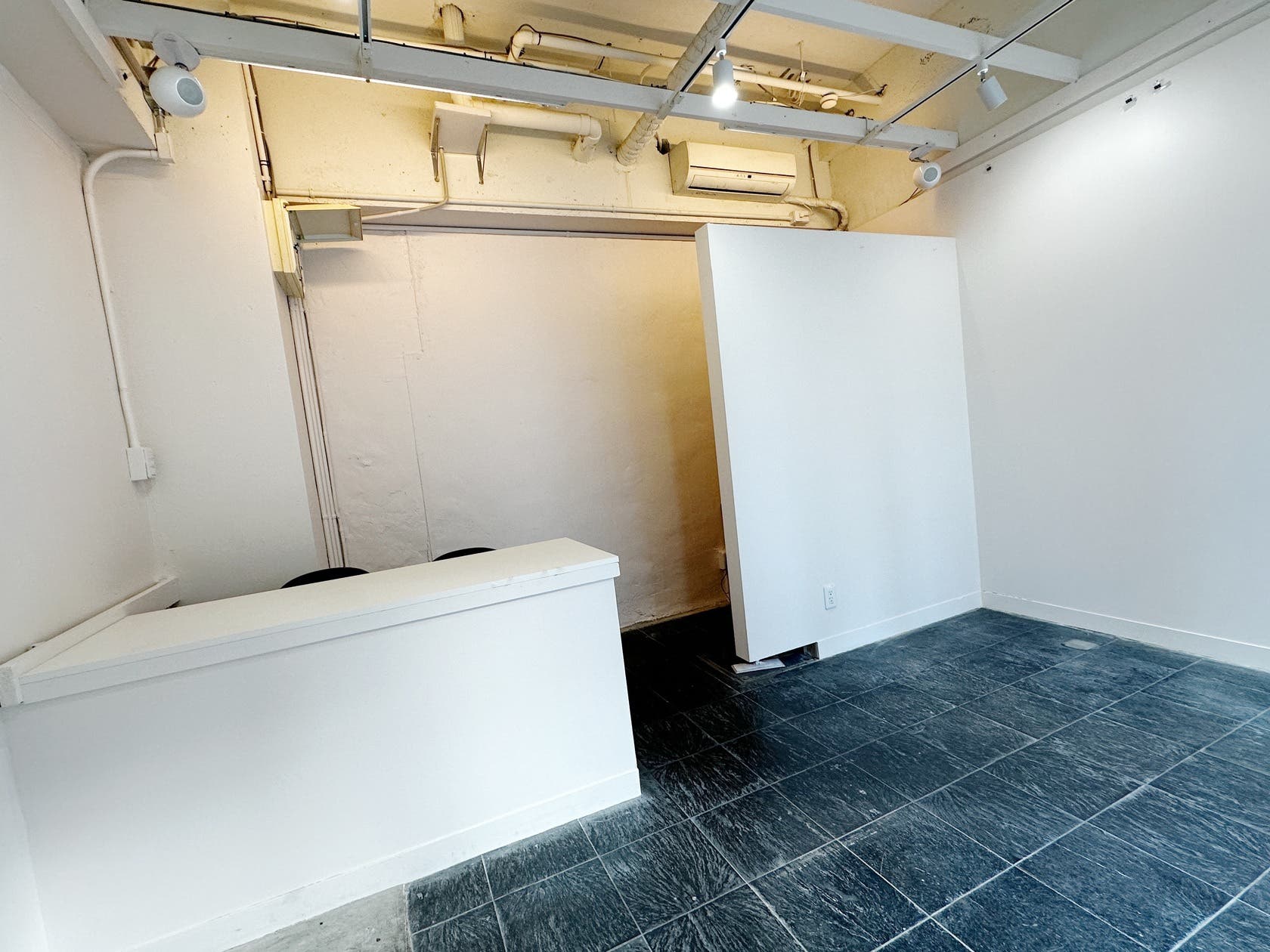 OPEN記念価格【名古屋パルコから徒歩5分】使い勝手抜群!!約5坪のレンタルスペース！の写真9