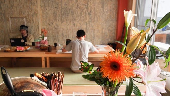 大阪市 駅からアクセス良好 アートな世界を体験できるカフェルームで、コワーキングスペースとしても最適です!の写真3