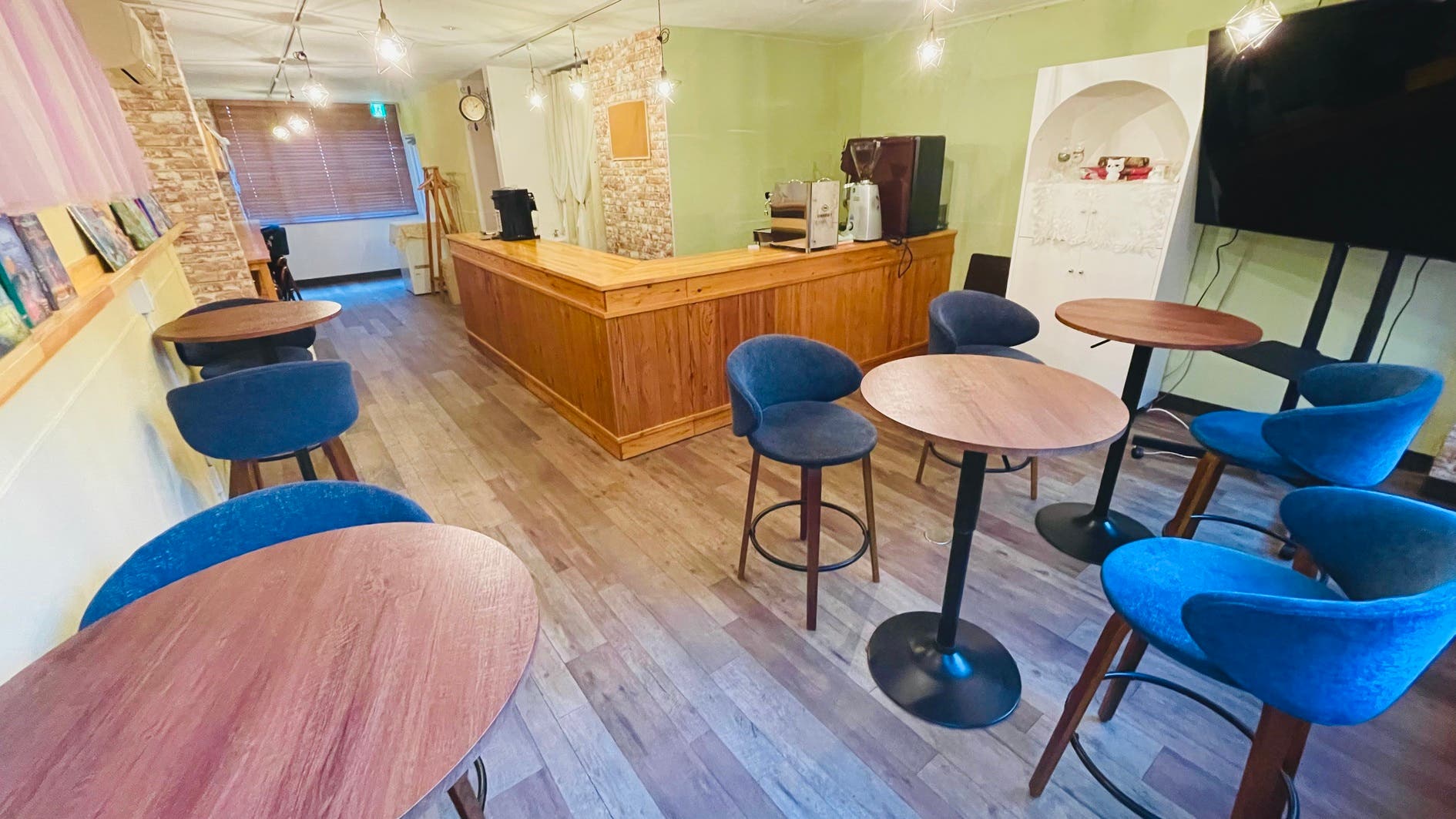 お洒落なCafe & Bar空間でパーティーやライブ・ギャラリー利用に！の写真2