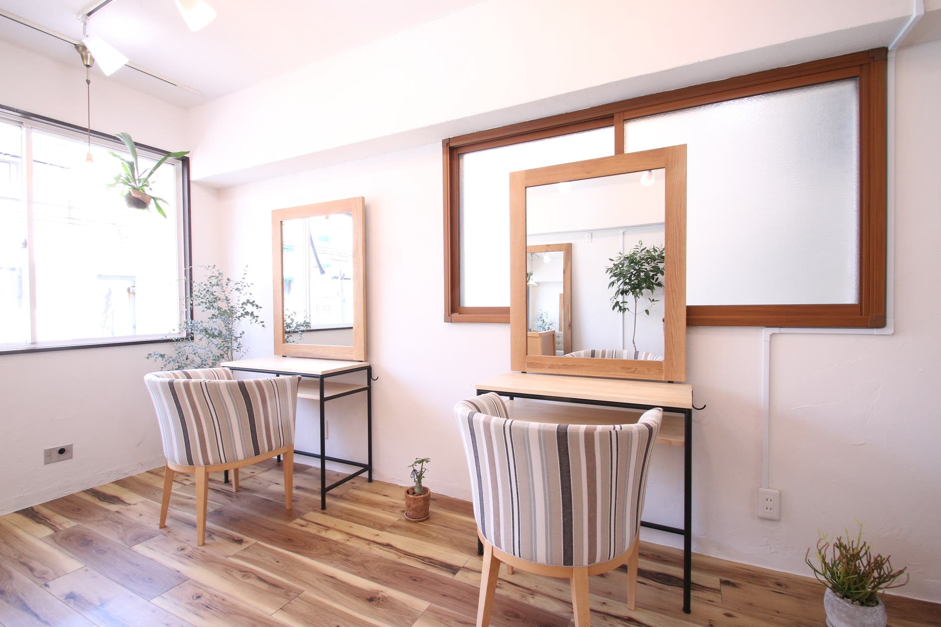 [自由が丘駅から徒歩6分]☆木の温もりの癒し空間☆隠れ家サロンの写真5