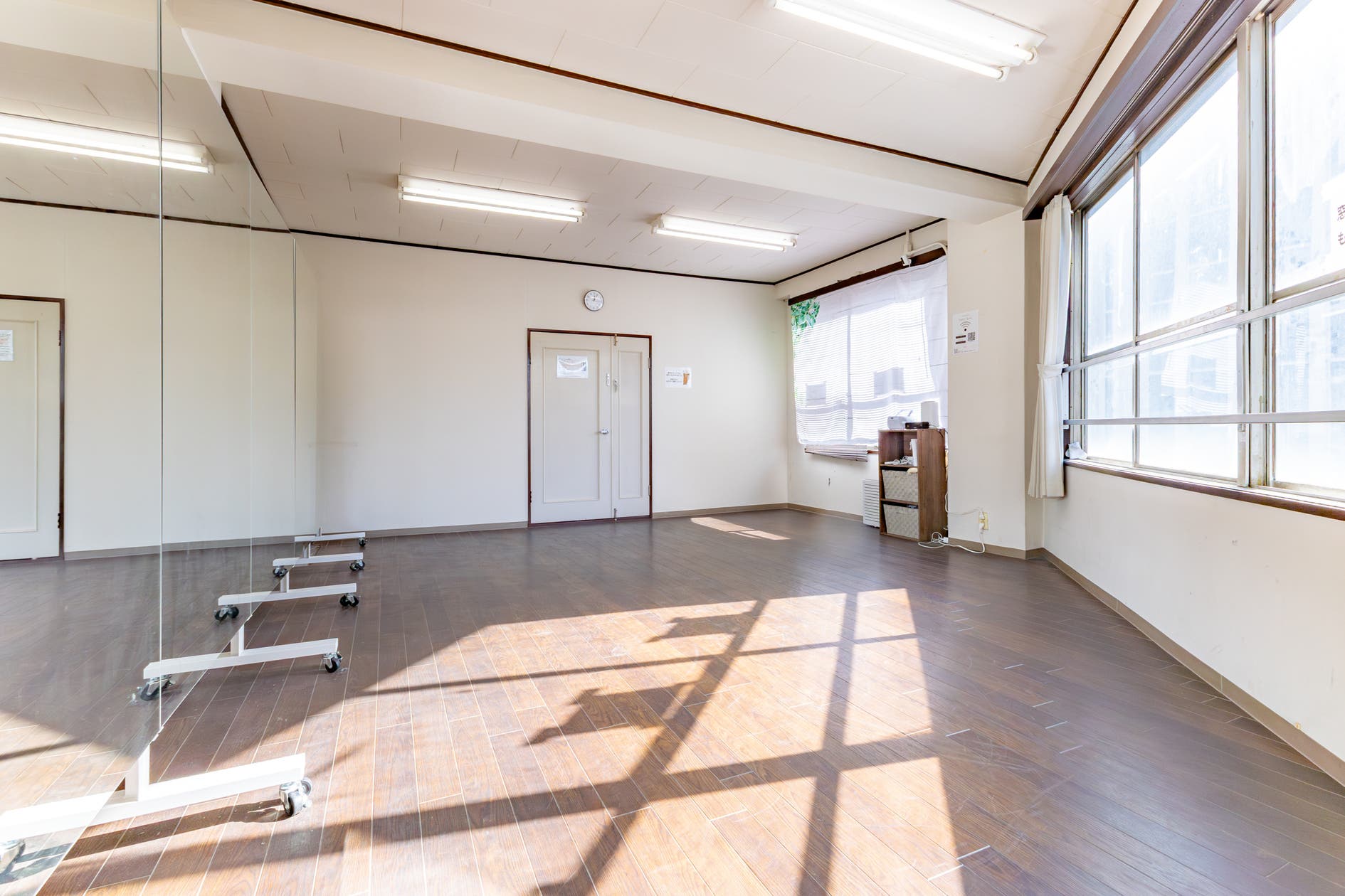 【元町駅5分】[Open1周年]地域最安値級！少人数向けダンスができるレンタルスタジオの写真1
