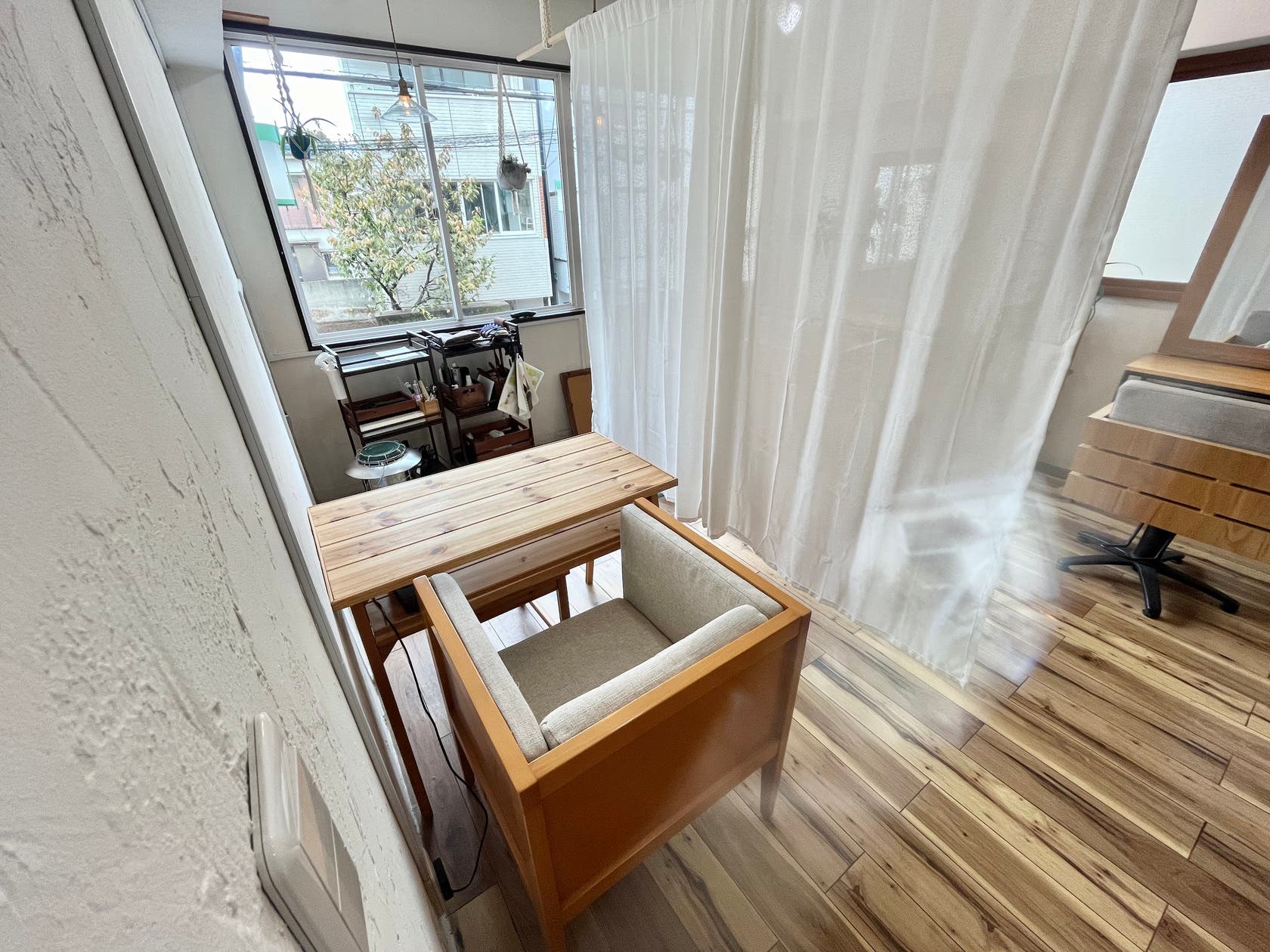 [自由が丘駅から徒歩6分]☆木の温もりの癒し空間☆隠れ家サロンの写真6