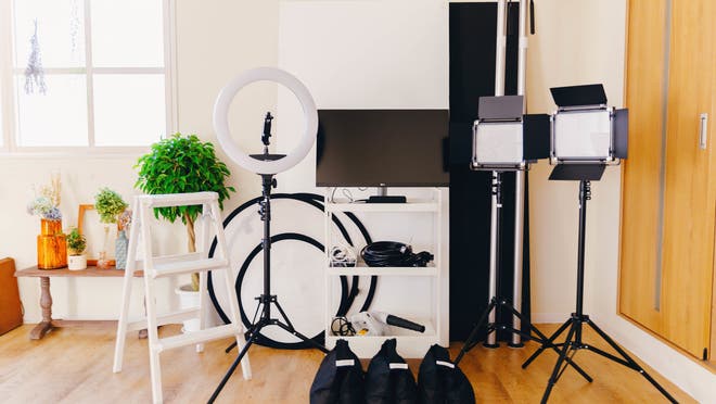 新宿駅近/23畳/3面採光/無料機材豊富✨【SOALA】広い南向の自然光スペース/ロケ撮影・配信/YouTube/コスプレの写真16