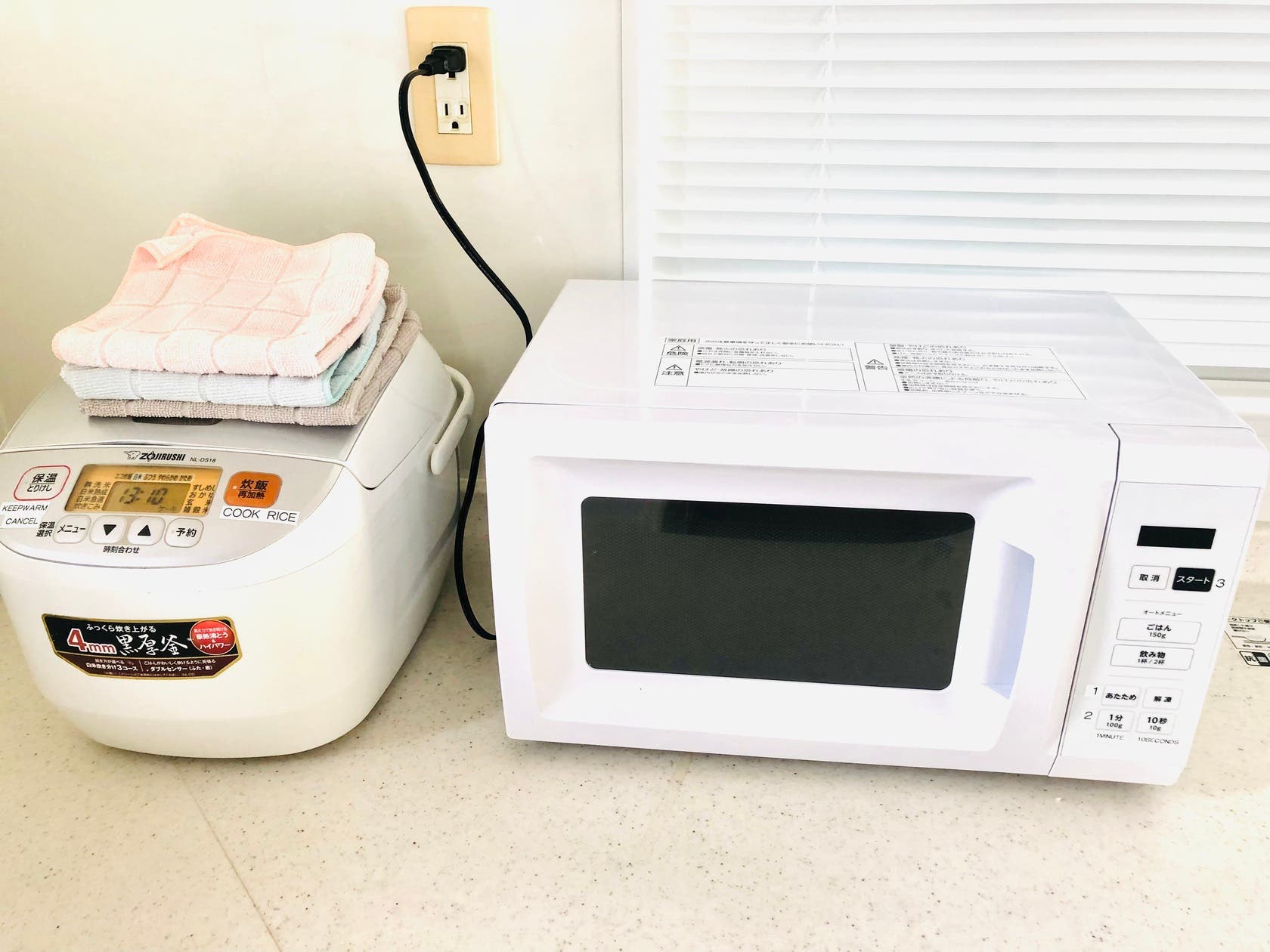 自然光がたっぷり入る真白な広々リビングが印象的・撮影にもオススメ！レッスンクラスにも♪庭付き戸建ての写真8