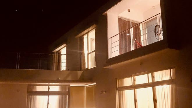 自然光がたっぷり入る真白な広々リビングが印象的・撮影にもオススメ!レッスンクラスにも♪庭付き戸建ての写真19