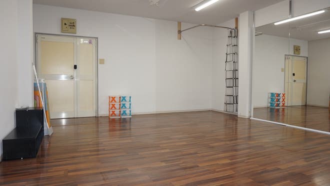ベリーダンス教室開催中ダンスミラー設置のスタジオ202の写真1