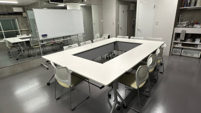 少人数向けダンススタジオ4F 駅から歩3分(階段4F)リノリウム床の写真4