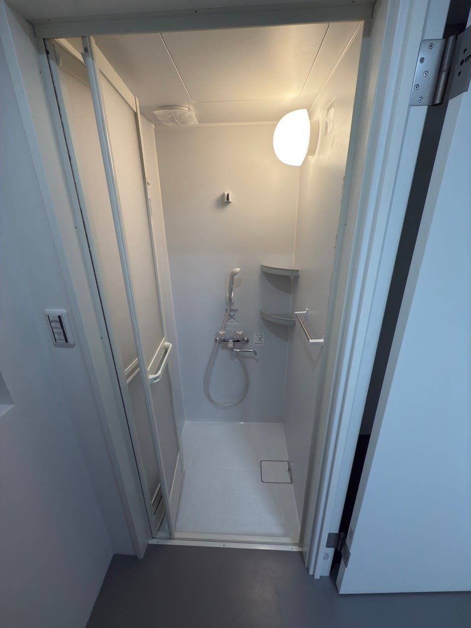 少人数向けダンススタジオ4F　駅から歩3分（階段４F）リノリウム床の写真12