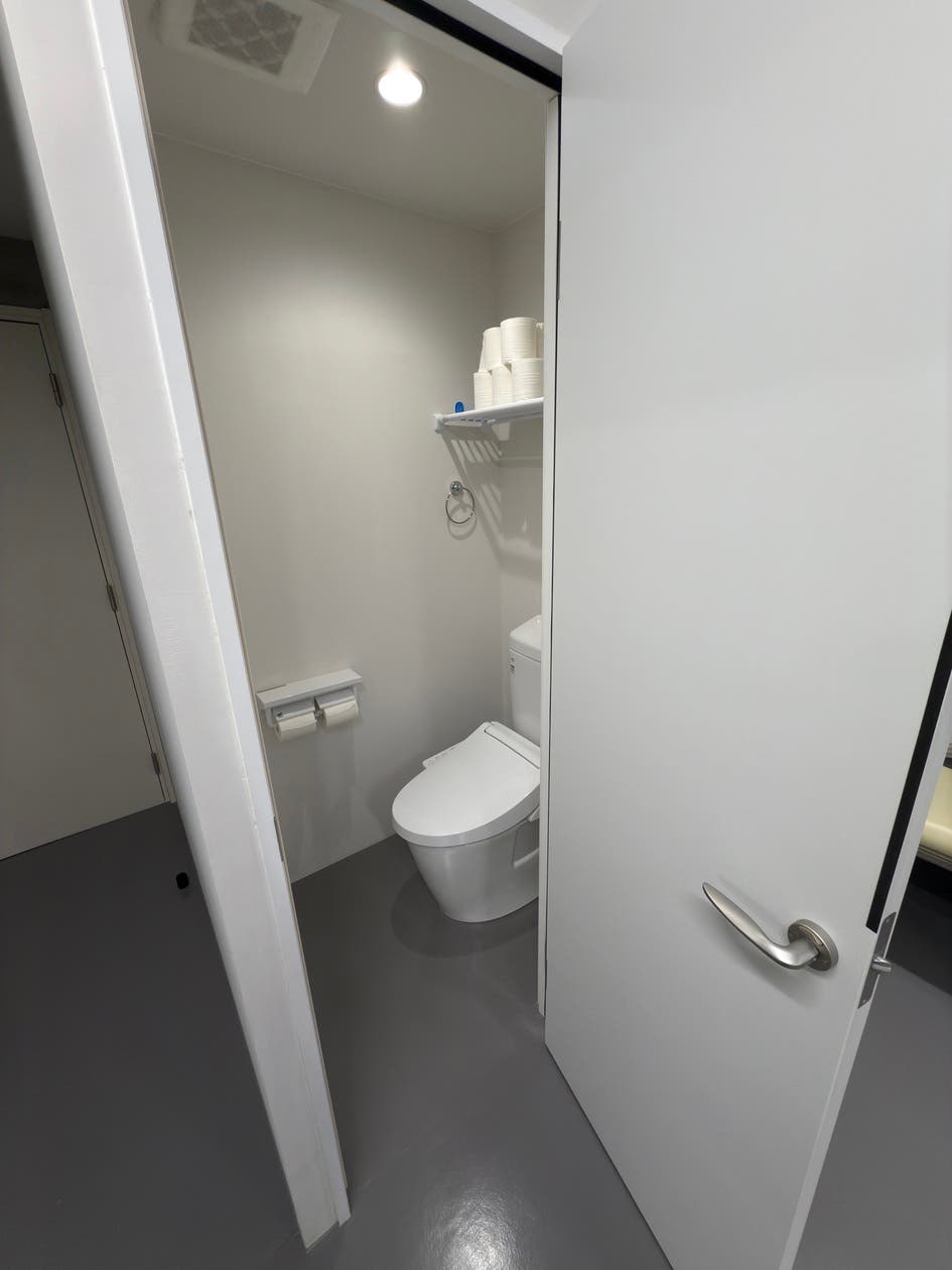 少人数向けダンススタジオ4F　駅から歩3分（階段４F）リノリウム床の写真13