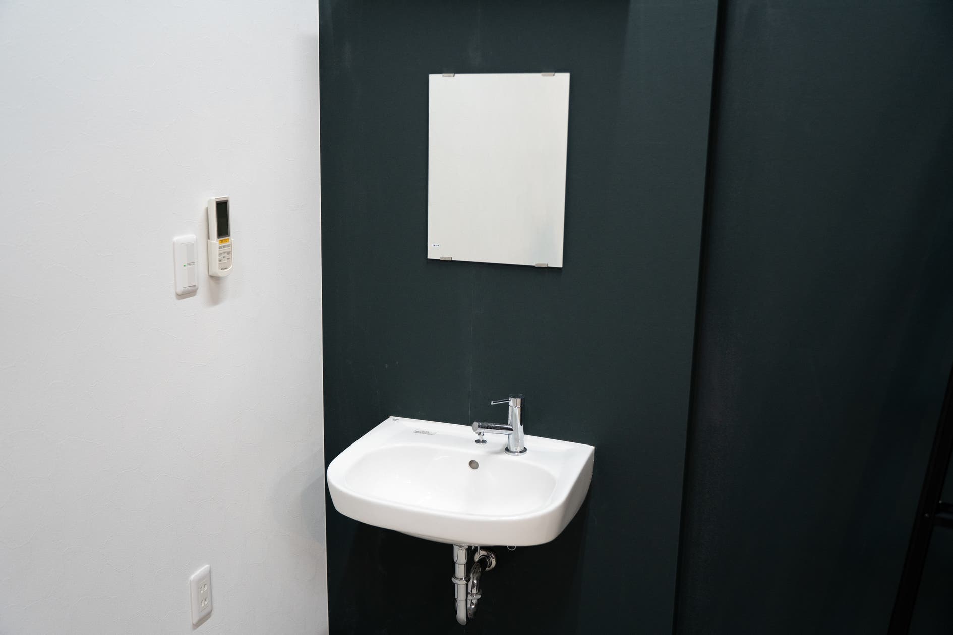 【無料駐車場付きペット可撮影スタジオ】大きな窓/自然光/モルタル調ホリゾント壁/家族写真・MV撮影・ポートレート・撮影会の写真29