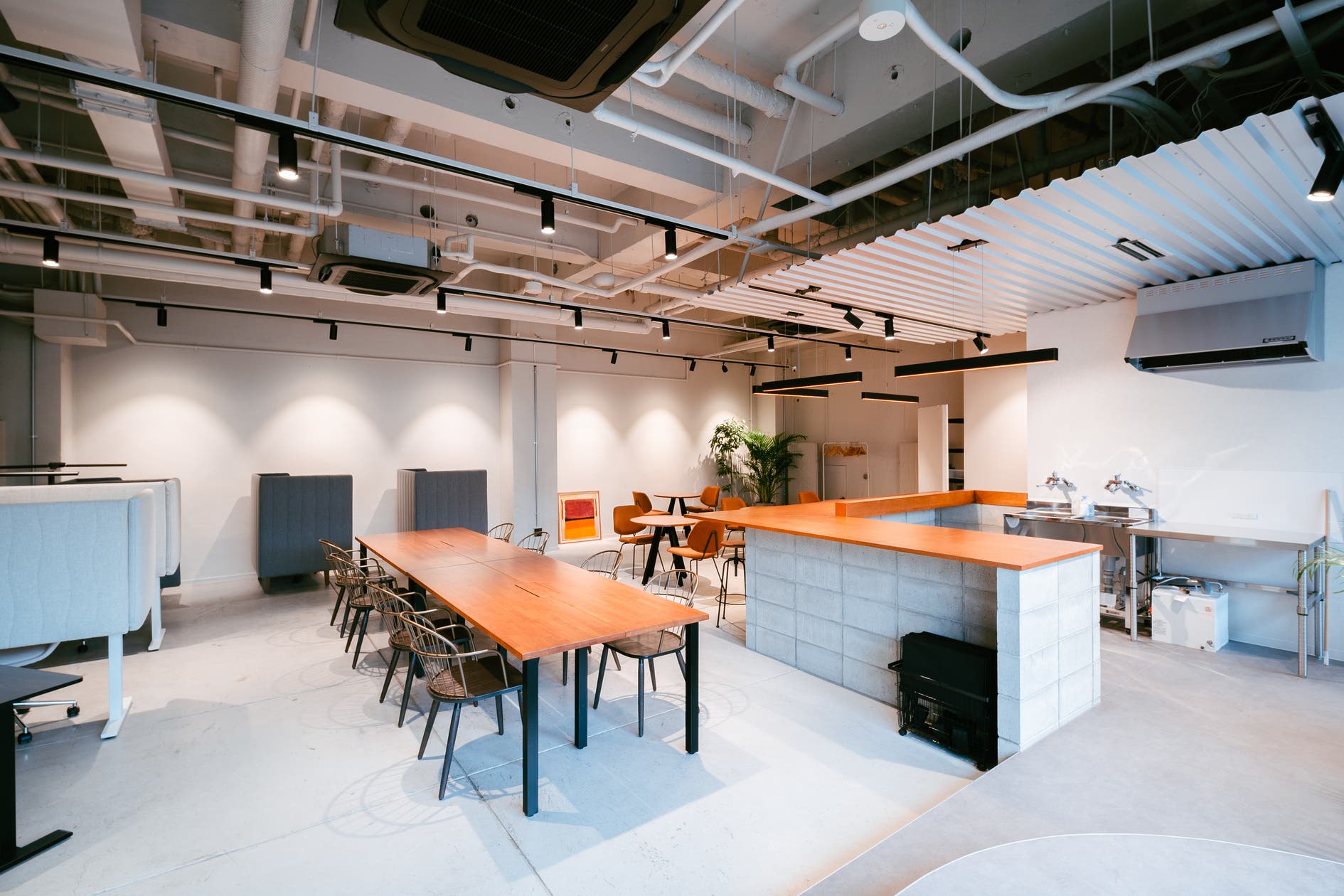 【星ヶ丘のコワーキングスペース】モニター・ホワイトボード付き！！全体貸切利用の写真9