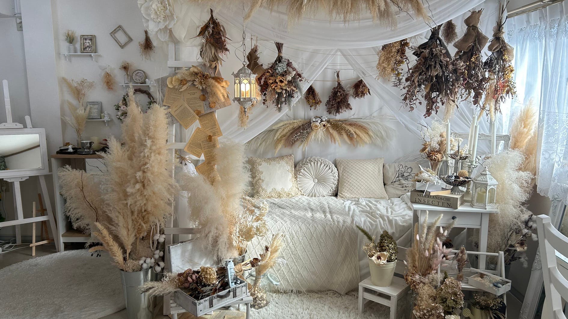 ドライフラワーに囲まれた天蓋ベットのあるスタジオ！の写真5