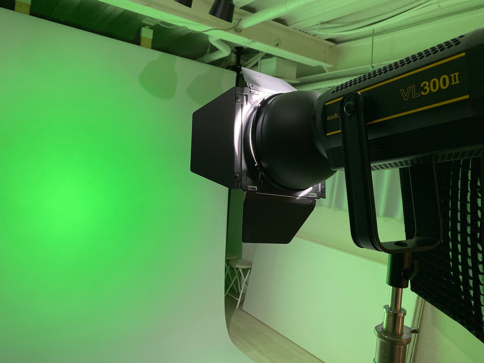 Godox LED照明FV150＋バーンドア ハニカムグリッドと4色フィルター一式の画像4