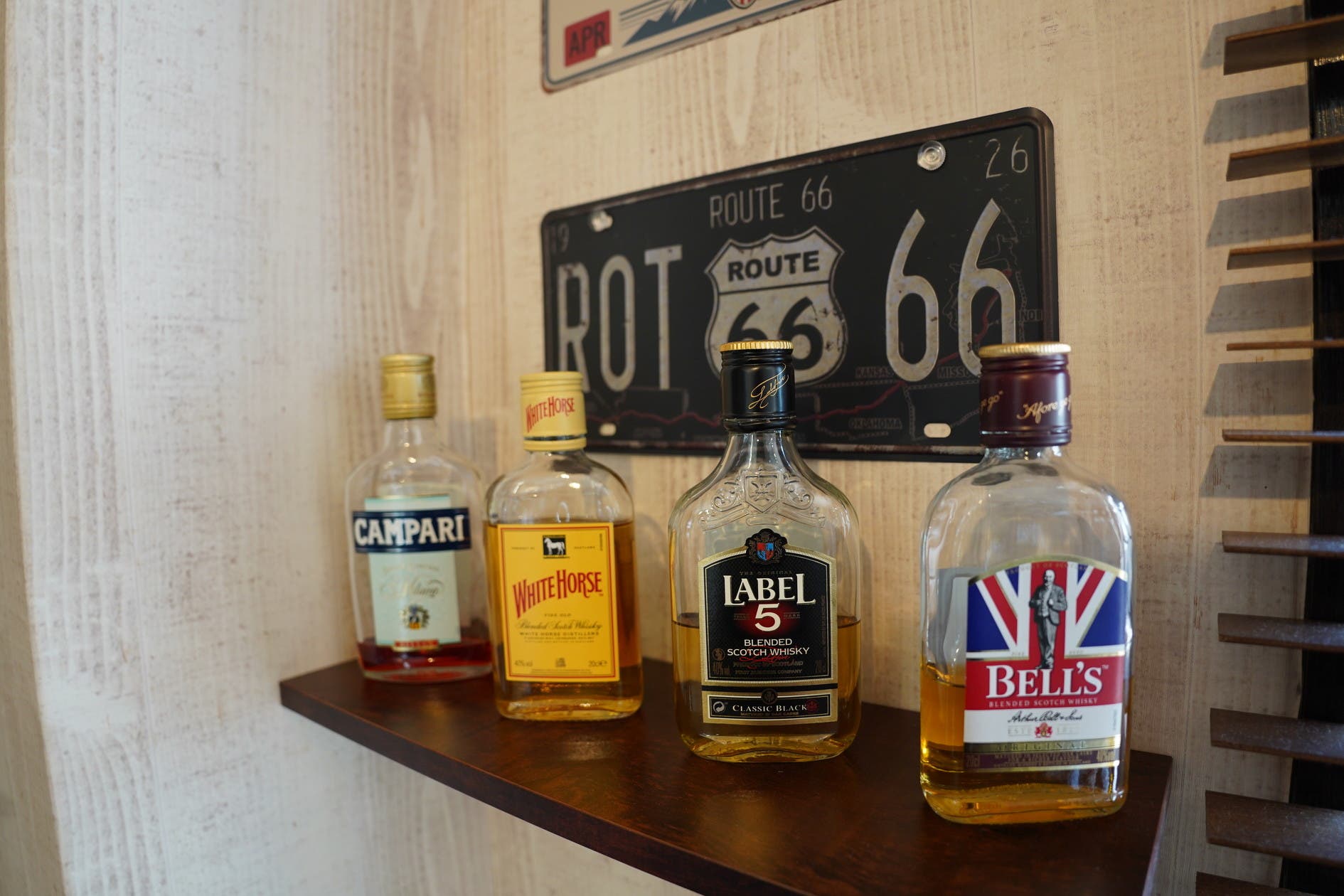 新宿駅から電車で15分 千歳烏山駅下車徒歩30秒！10坪カフェ「エバデリ」の写真7