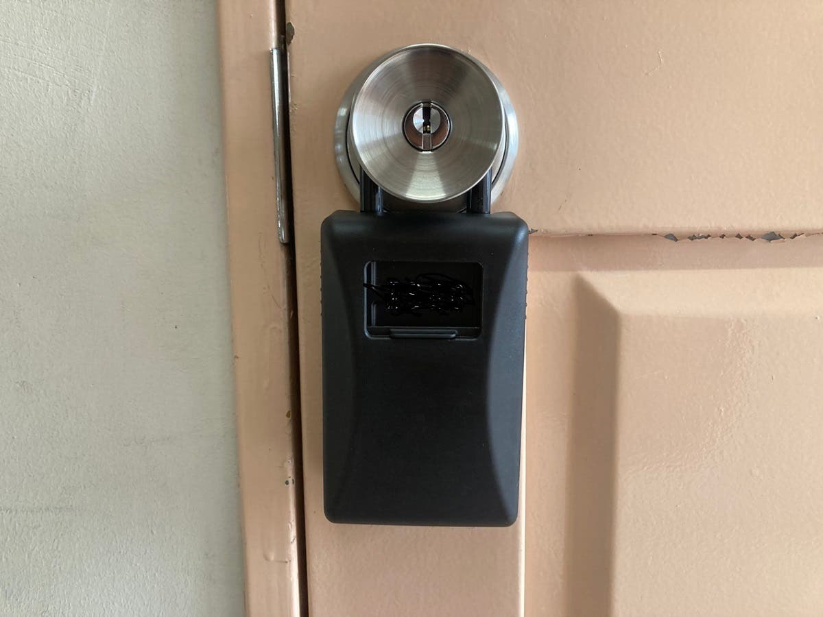 100インチスクリーンで映画鑑賞🎬気の合う仲間と楽しい時間を過ごせるスペースです🍃の写真25