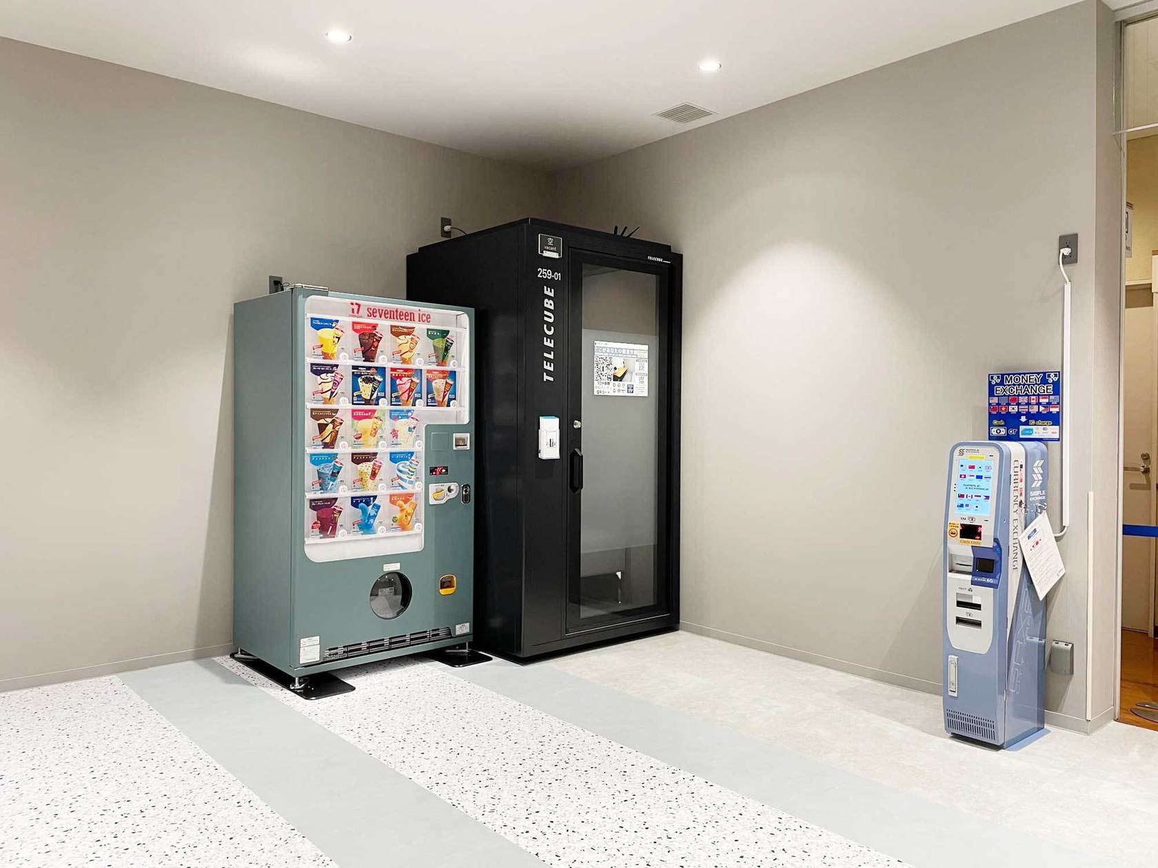 【テレキューブ】酒々井プレミアム・アウトレットの個室型ワークブース（259-01）です。視線と音を遮る、プライベートな集中環境。の写真1