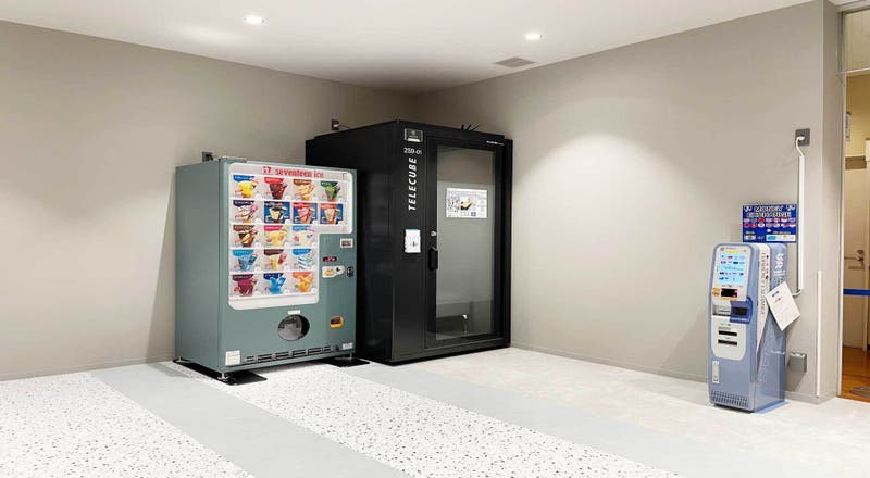 【テレキューブ】酒々井プレミアム・アウトレットの個室型ワークブース（259-01）です。視線と音を遮る、プライベートな集中環境。