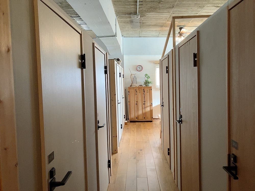 【JR元町駅徒歩1分🚶】鍵付き個室/ミニプロジェクターあり📽️/作業やお仕事に/喫煙スペース有/高速WIFI📶/327号室の写真13