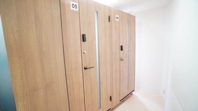 <ワークブース天神南No.6>天神南駅徒歩1分✨完全個室🚪Wi-Fi📶モニター🖥️電源🔌テレワーク/面接/自習/作業の写真6