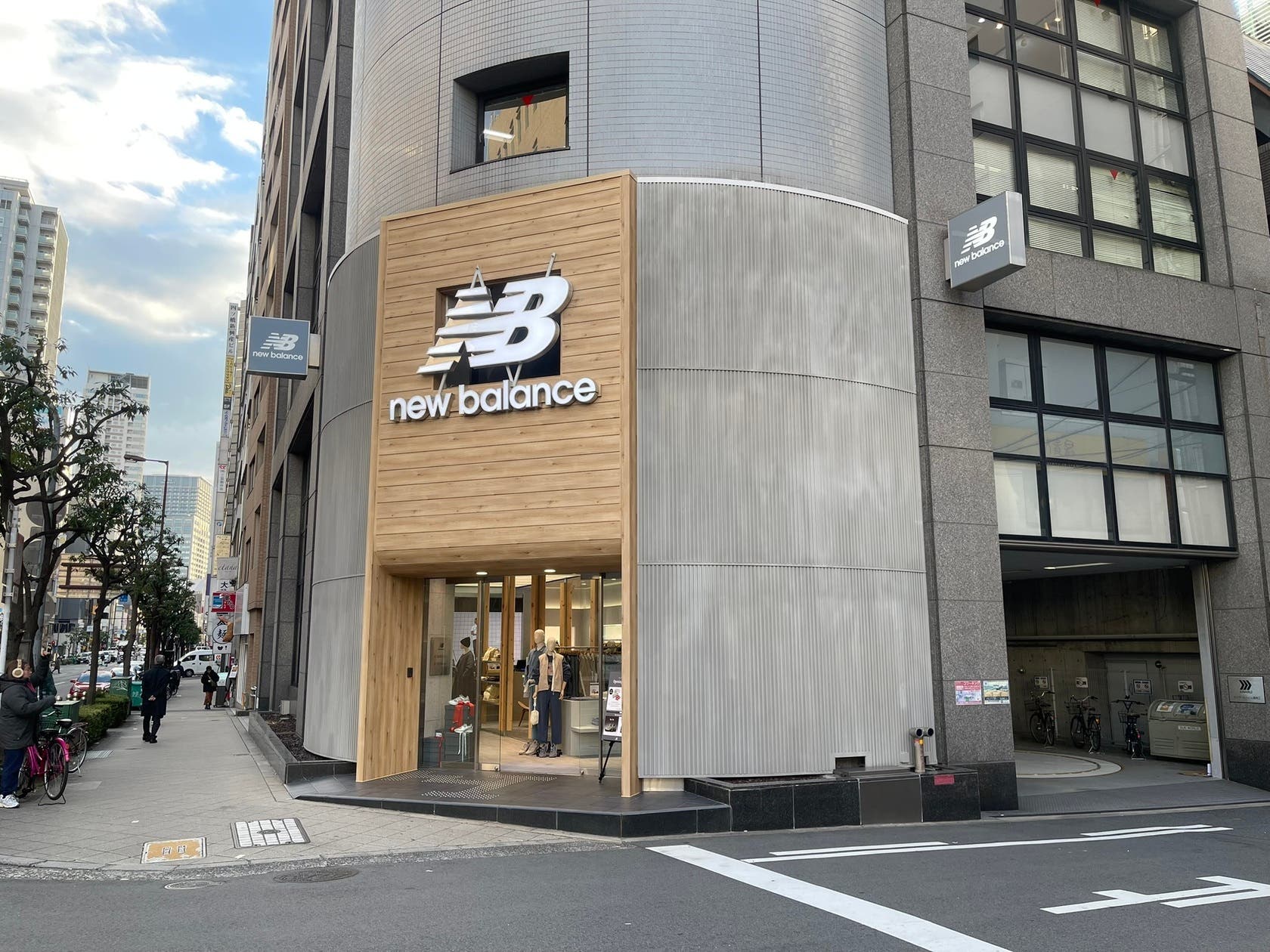 ＳＷ1号室【心斎橋・堀江・アメ村エリア！駅から徒歩0秒】108㎡の開放的な会場、無料備品も多数！展示会やパーティー開催に最適の写真18