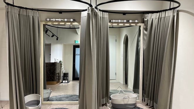 ウェディングドレスなど貸出あり!駅チカフォトスタジオ!の写真3