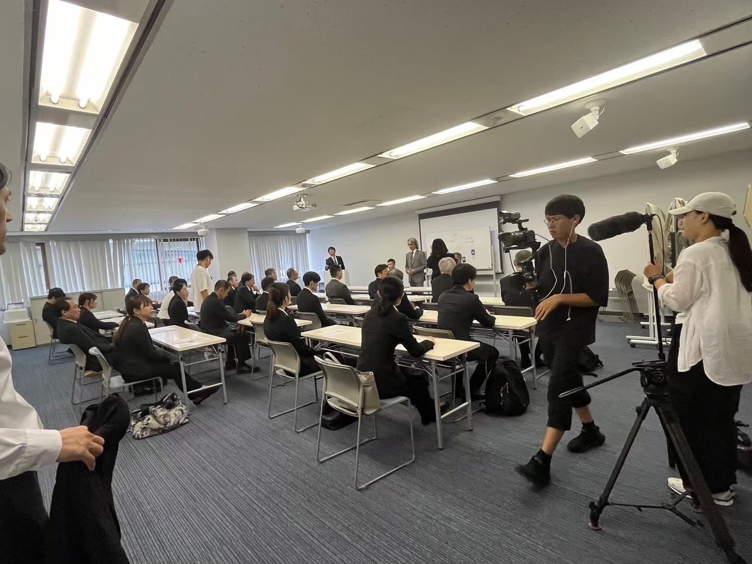 4F【本町駅から徒歩0分！】２０～７0名まで。無料備品も多数！の写真8