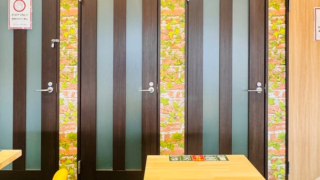 中村日赤駅徒歩3分!カフェ内オンラインブース(2席有)で集中タイム♪会議・勉強・リモートワークに最適!の写真2