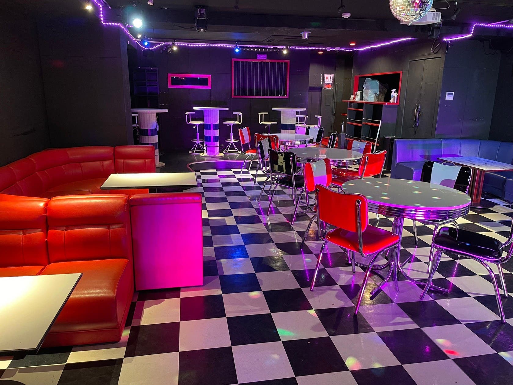 【早朝・深夜もレンタル可能！】ダンススタジオ、ヨガ、撮影、パーティー、新年会、忘年会様々な利用方法あり！の写真8