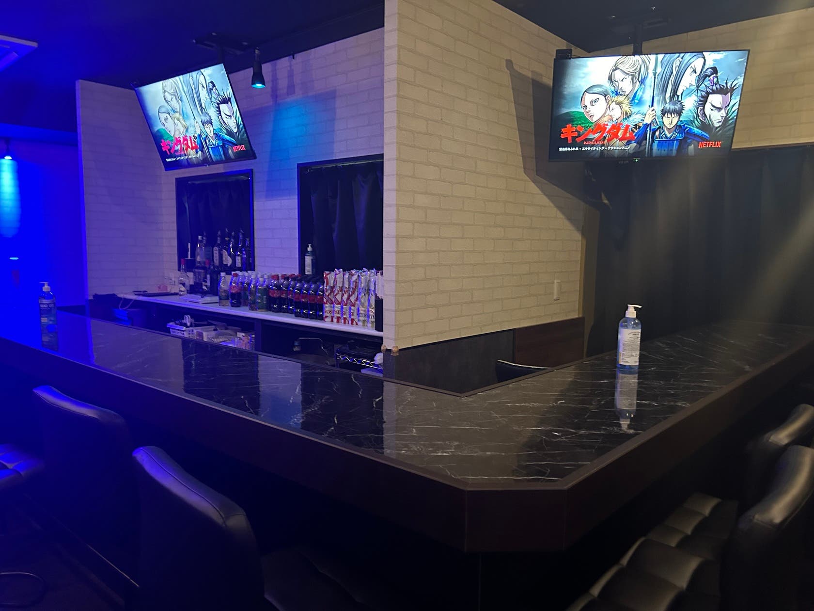 新宿歌舞伎町のバーを貸切♪飲み会/商用/オフ会/少人数/撮影/ボードゲーム/パーティー等OK♪の写真3