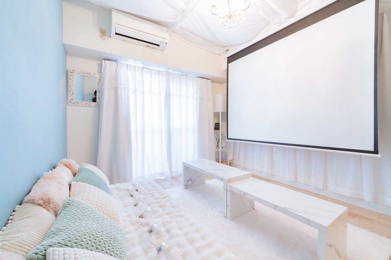 🎬大画面スクリーン📽️１００インチプロジェクタ付✨Netflix/hulu見放題💓少人数での女子会、誕生日会、推し会、撮影に最適の写真17