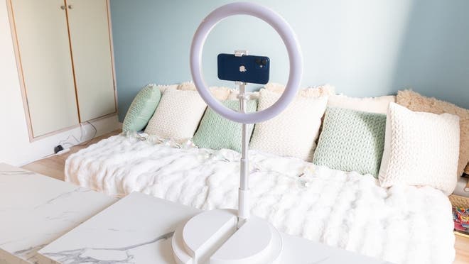 🎬大画面スクリーン📽️100インチプロジェクタ付✨Netflix/hulu見放題💓少人数での女子会、誕生日会、推し会、撮影に最適の写真25