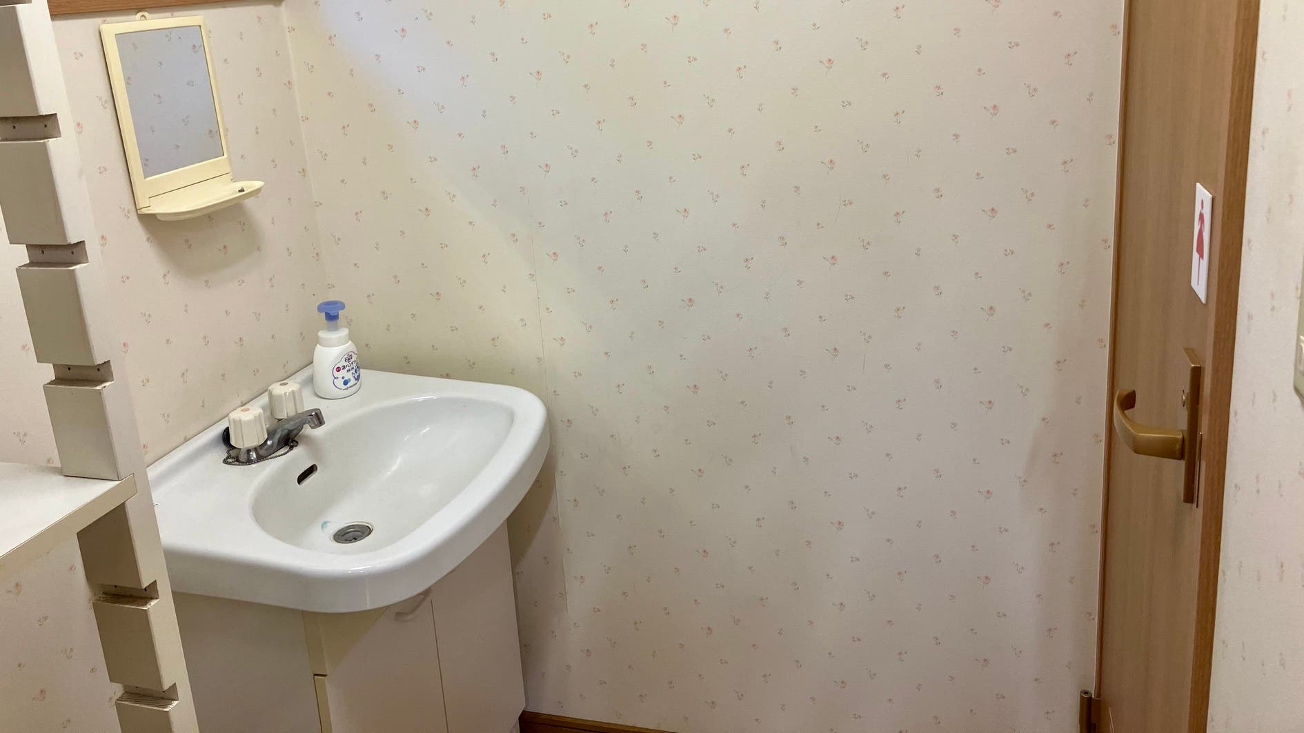 【津田山駅徒歩16分】多目的レンタルスペース《広々フローリングでヨガ・ダンスレッスンに最適！》楽器演奏OK♪駐車場ありの写真8