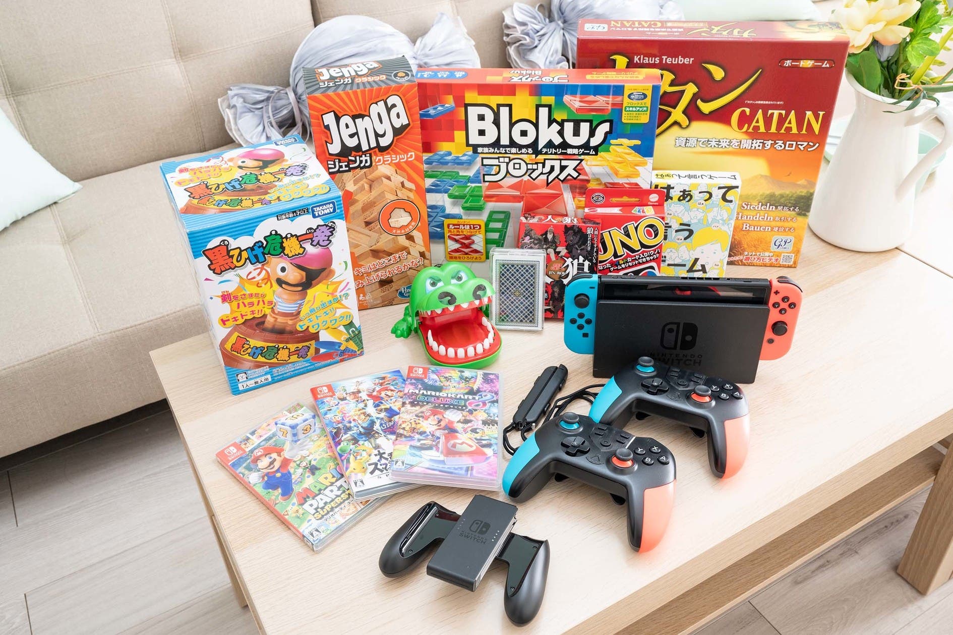 ⑧ボードゲーム類（はぁっていうゲーム/ブロックス/ジェンガ/人狼/トランプ/UNO/黒ひげ危機一髪/わにわにパニック/カタン）の画像1