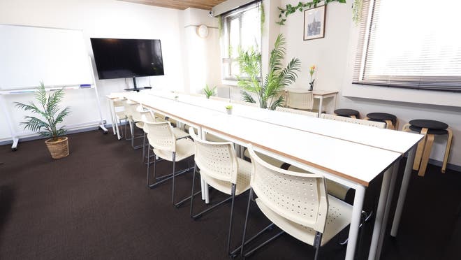 四ツ谷駅🚶♂️2分🍀最大20名可🍀 光WIFI/大モニター/ホワイトボード/施術ベッド備品全無料✨1日プラン有✨会議/ゲームの写真28