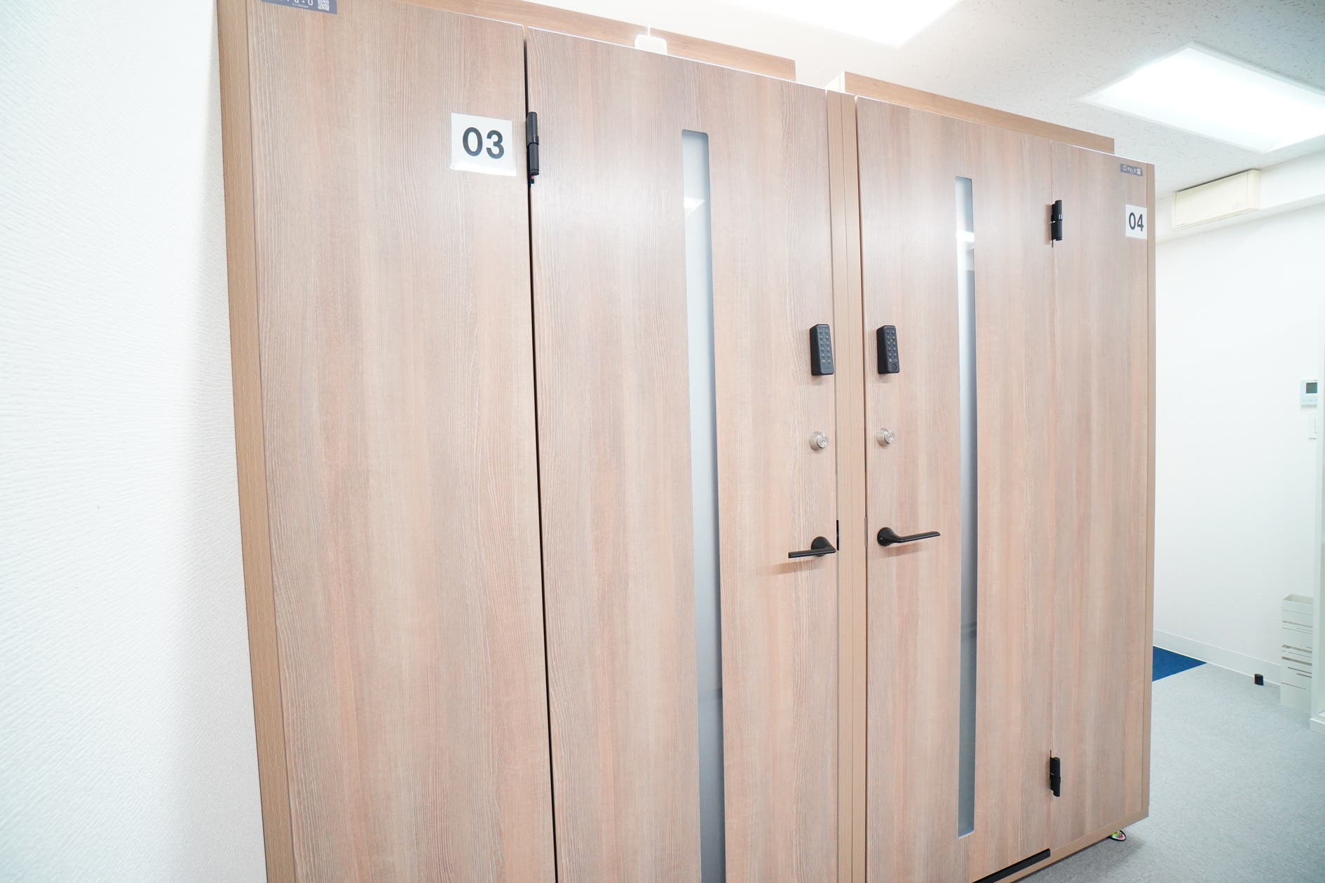 ＜BIZ DESK 博多筑紫口No.4＞博多駅徒歩2分✨完全個室🚪光回線Wi-Fi📶電源🔌テレワーク/面接/自習/作業の写真5