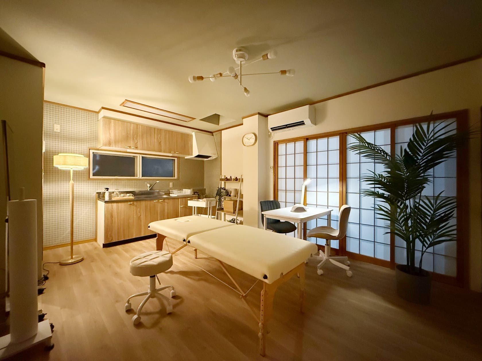 【高崎駅西口徒歩5分！人気No.1✨】備品充実✨完全貸切サロン✨エステ・ネイル・ヨガ・会議・動画撮影・控え室・多目的スペースの写真6