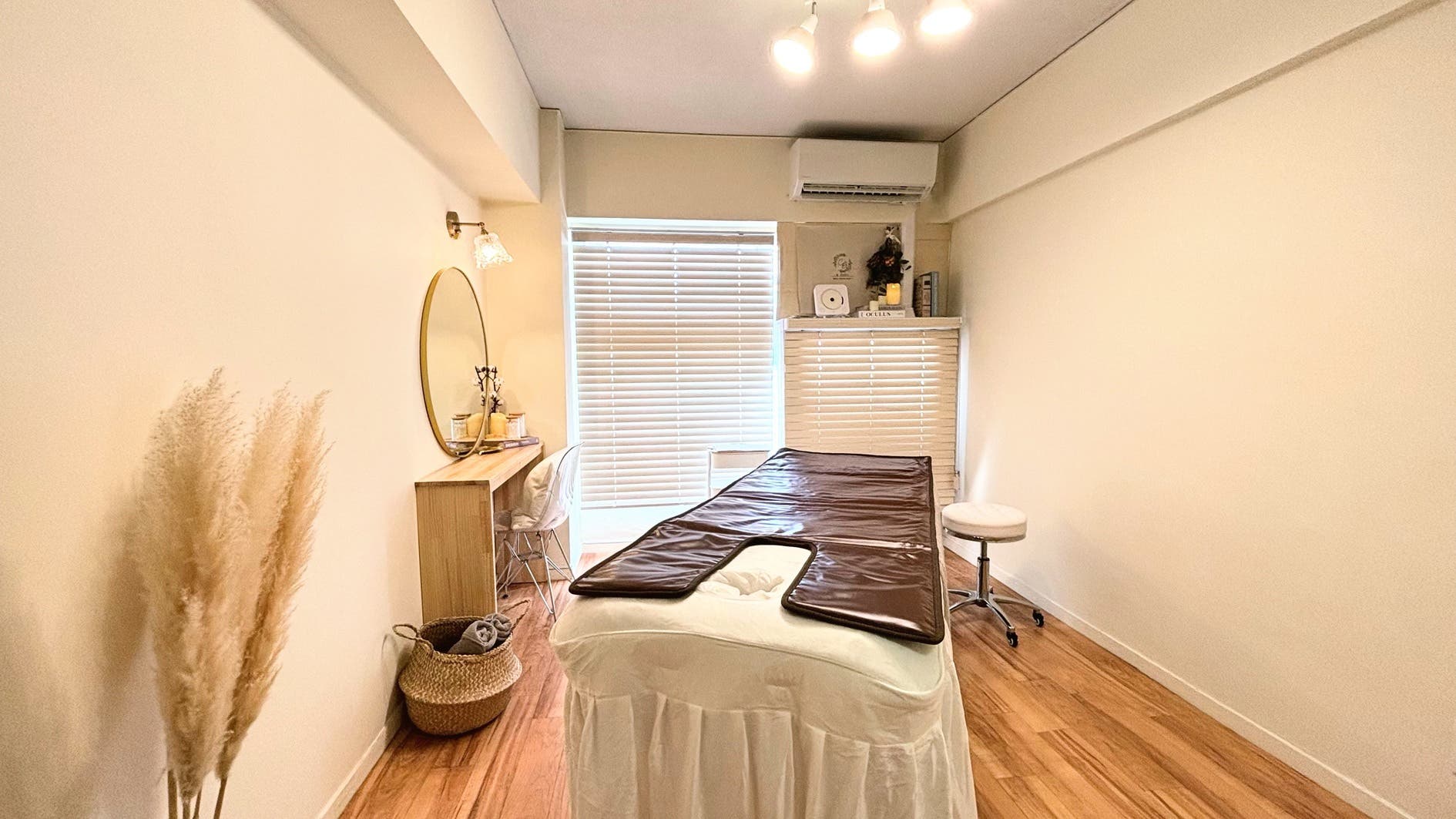 《&amp;CoCo》駅近 🌿シャワー&amp;タオルレンタル／30分清掃タイム付／電動ベッド&amp;ヒートマット／無料ペーパーシーツ／ゴミ捨て無料の写真14