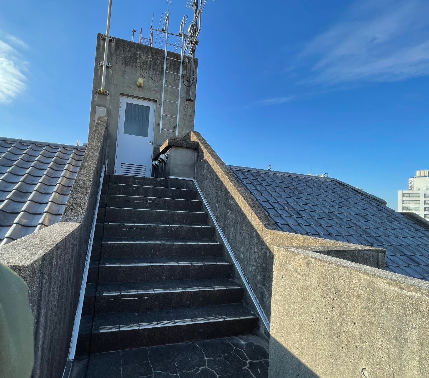 🉐初回割引あり　湯島3分/上野周辺　自然光 × 2つの空間 × 小物豊富な撮影スタジオ📸 〜挙式の控室にも〜の写真27