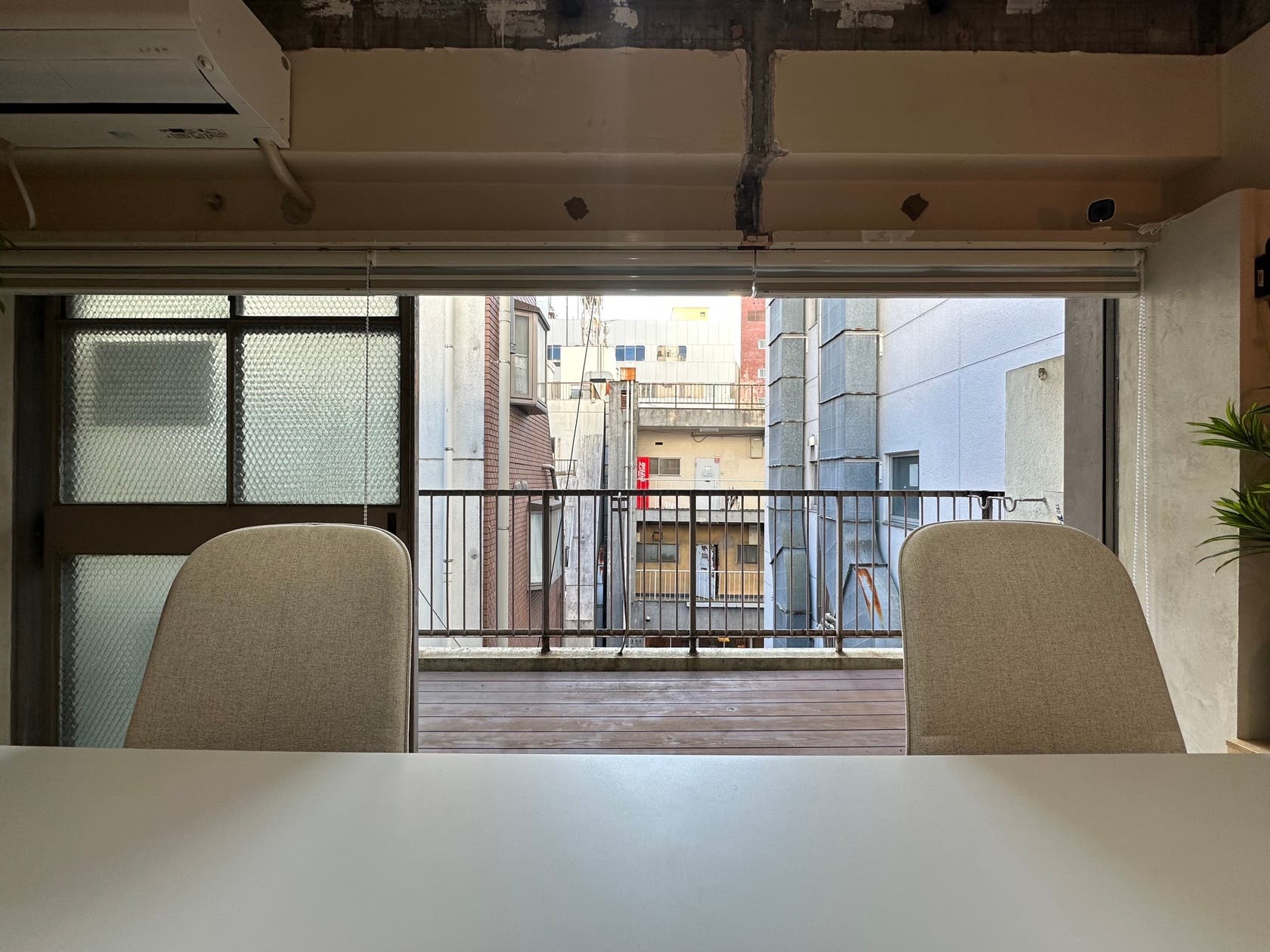 駅チカ30秒★レトロな秘密基地要素のある空間★充実の設備（サイネージモニター、冷蔵庫）の写真4