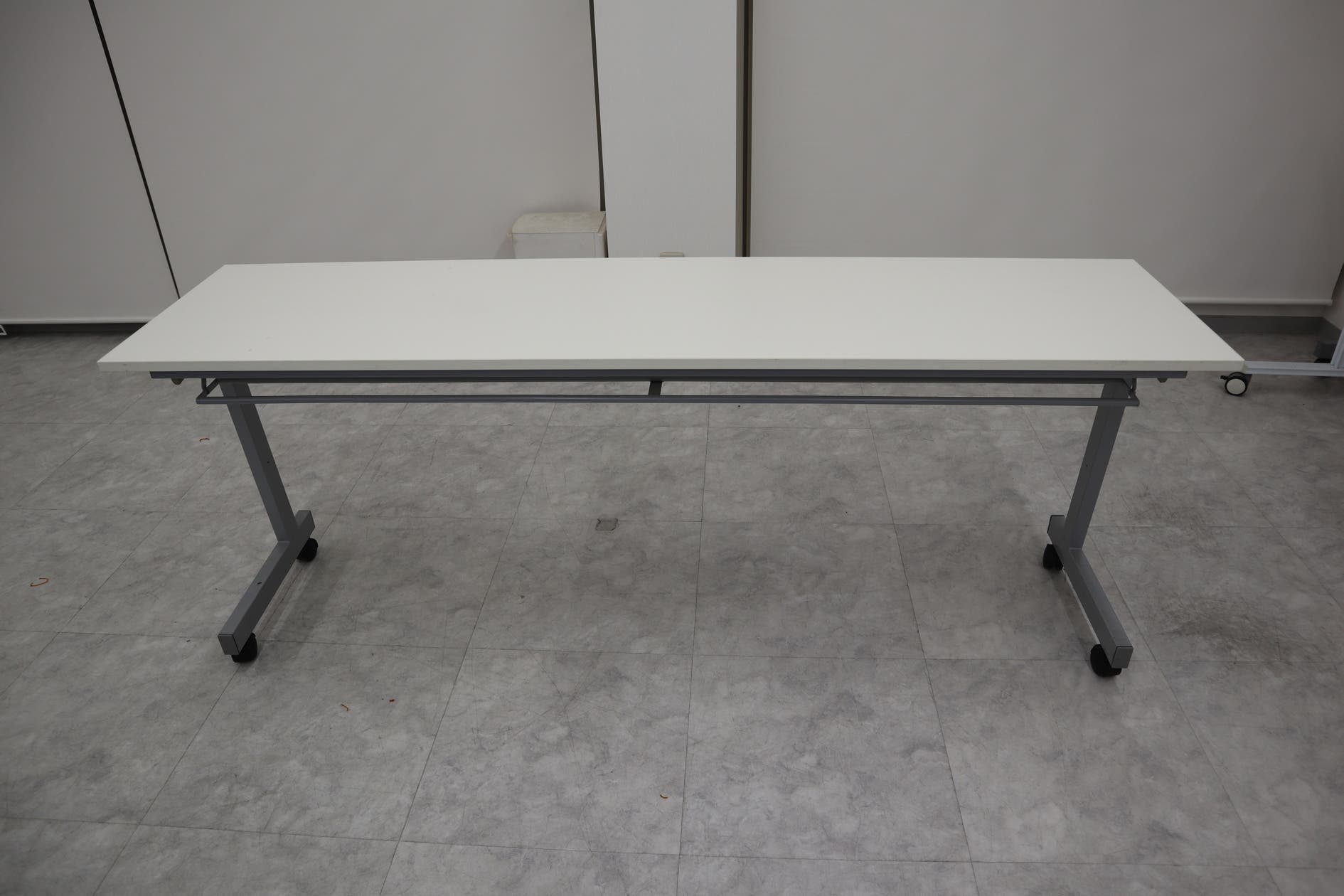 キャンペーン価格！駅から徒歩8分の立地、備品完備、広い空間でいろいろな用途に活用いただけますの写真12