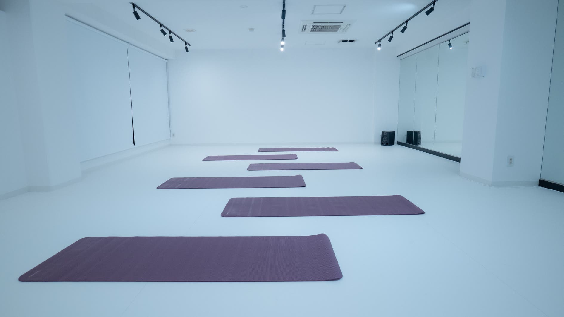 【高円寺エリア】身体に優しいバレエ床、広々65㎡！白くて綺麗なスタジオはバレエ、ヨガ、ピラティス、ダンス、撮影にも！の写真6