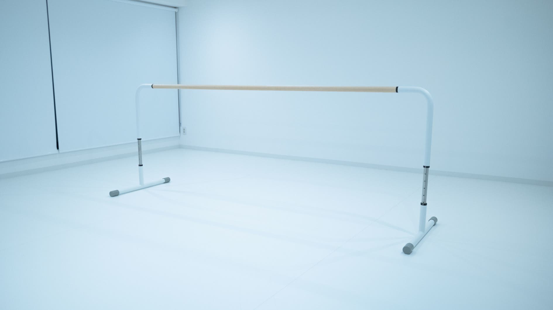 【高円寺エリア】身体に優しいバレエ床、広々65㎡！白くて綺麗なスタジオはバレエ、ヨガ、ピラティス、ダンス、撮影にも！の写真7